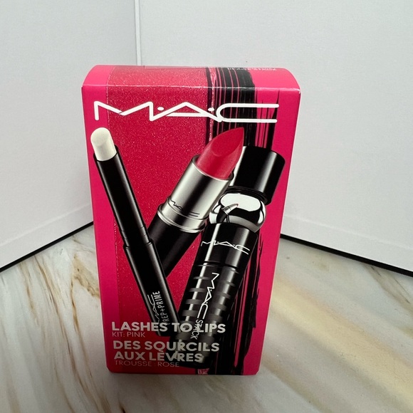 MAC Cosmetics | Makeup | Nib Mac Lashes To Lips Kit Relentlessly Red ...